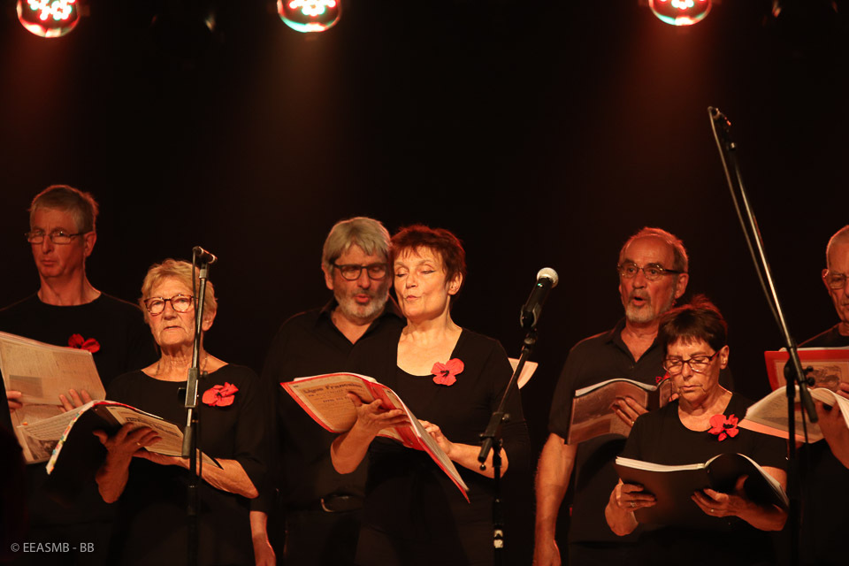 LE CHIFFON ROUGE: Des photos