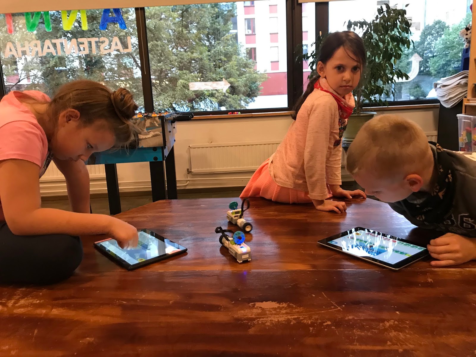 Robootika Anni Lasteaias: Satelliit ja kuukulgur Milo