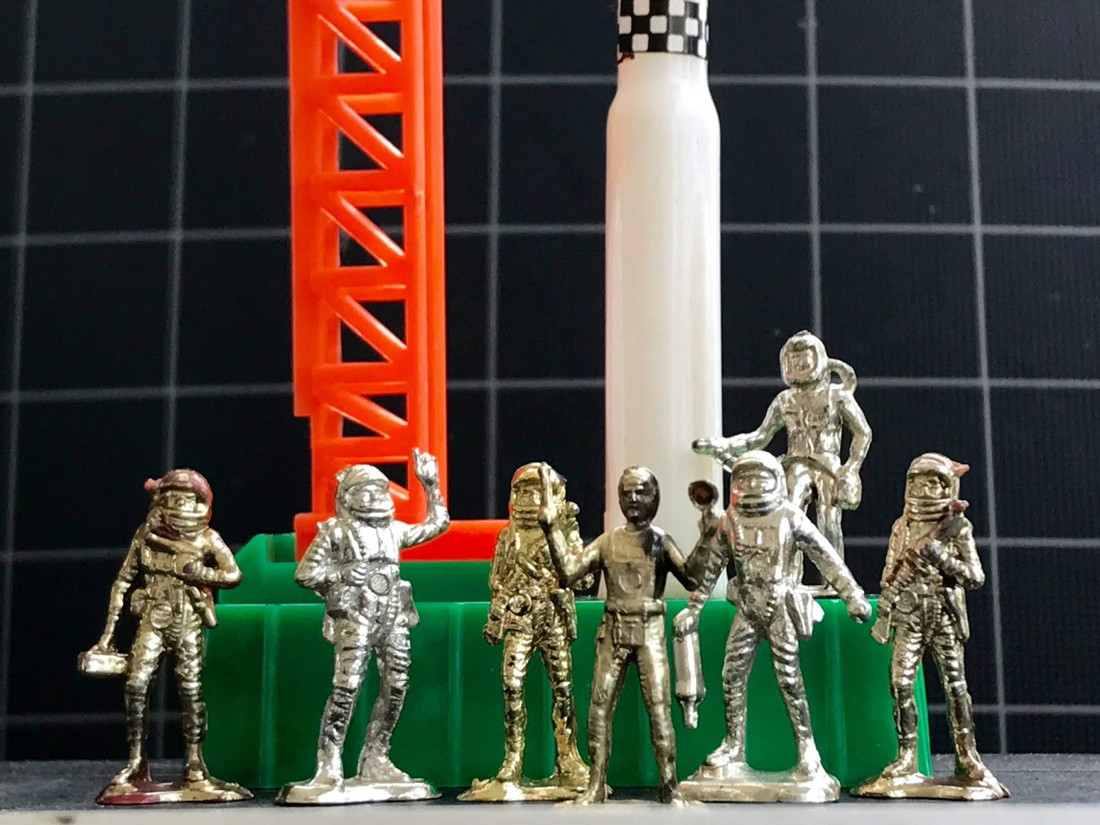Space Garage: Golden Astronaut Figures by LP Toys from Spacex/Golden ...