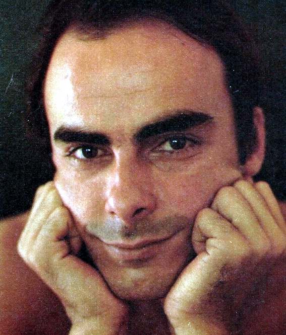 Astros em Revista: ROBERTO PIRILLO O GALÃ DAS SETE