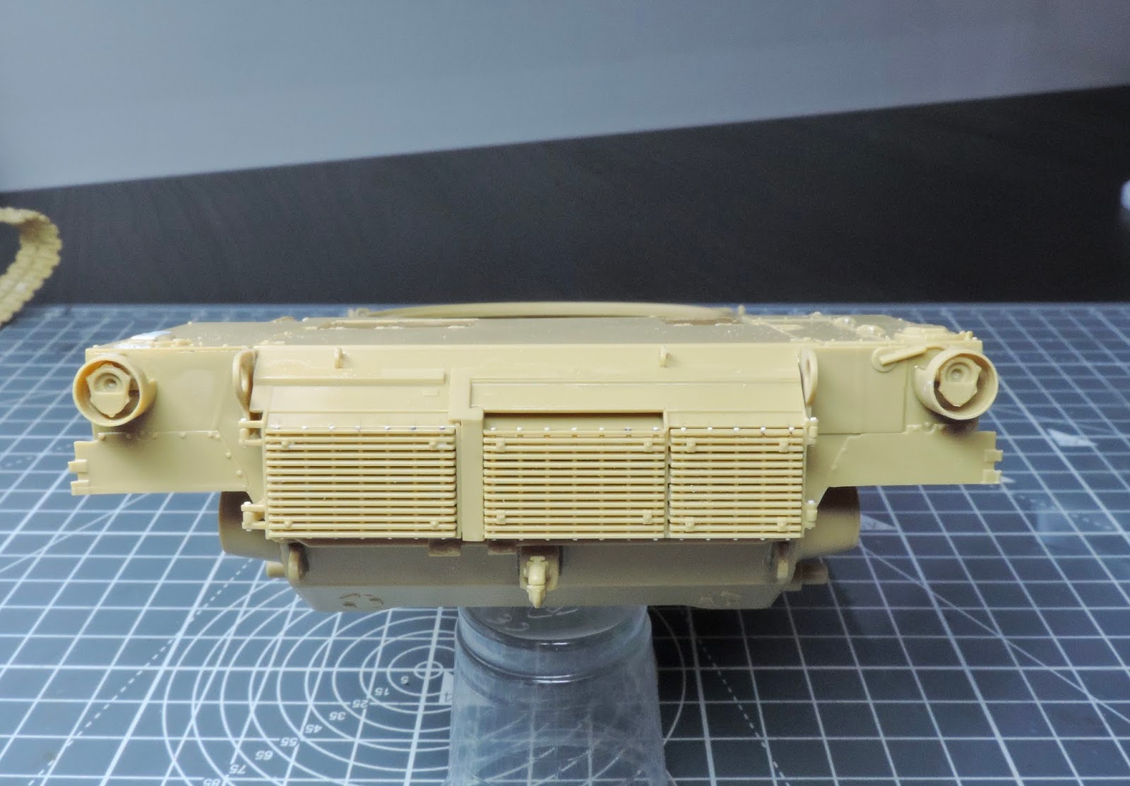 Pete's Model World : M1 Abrams, Tracks Done, Now Some Fun