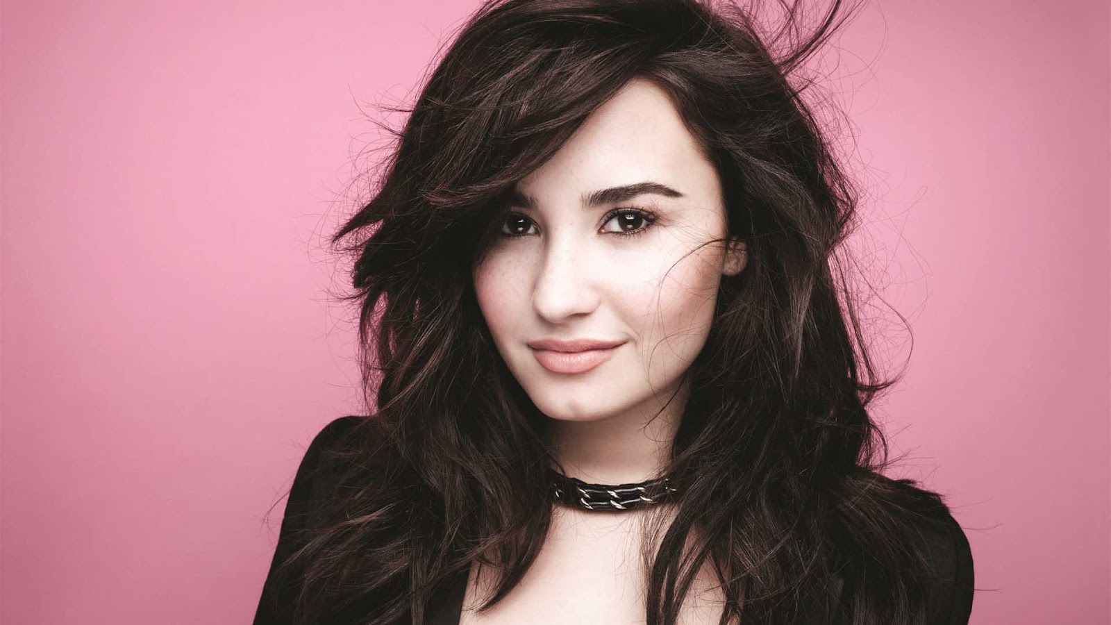 Demi Lovato Singer HD Wallpaper Download | HD Wallpapers (High ...