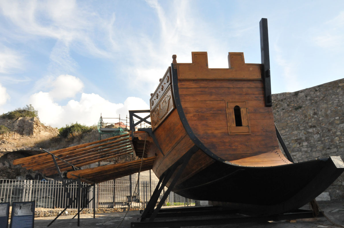 ASSONET: MODELLO RICOSTRUTTIVO DELLA SEZIONE PRODIERA DI UNA LIBURNA ...