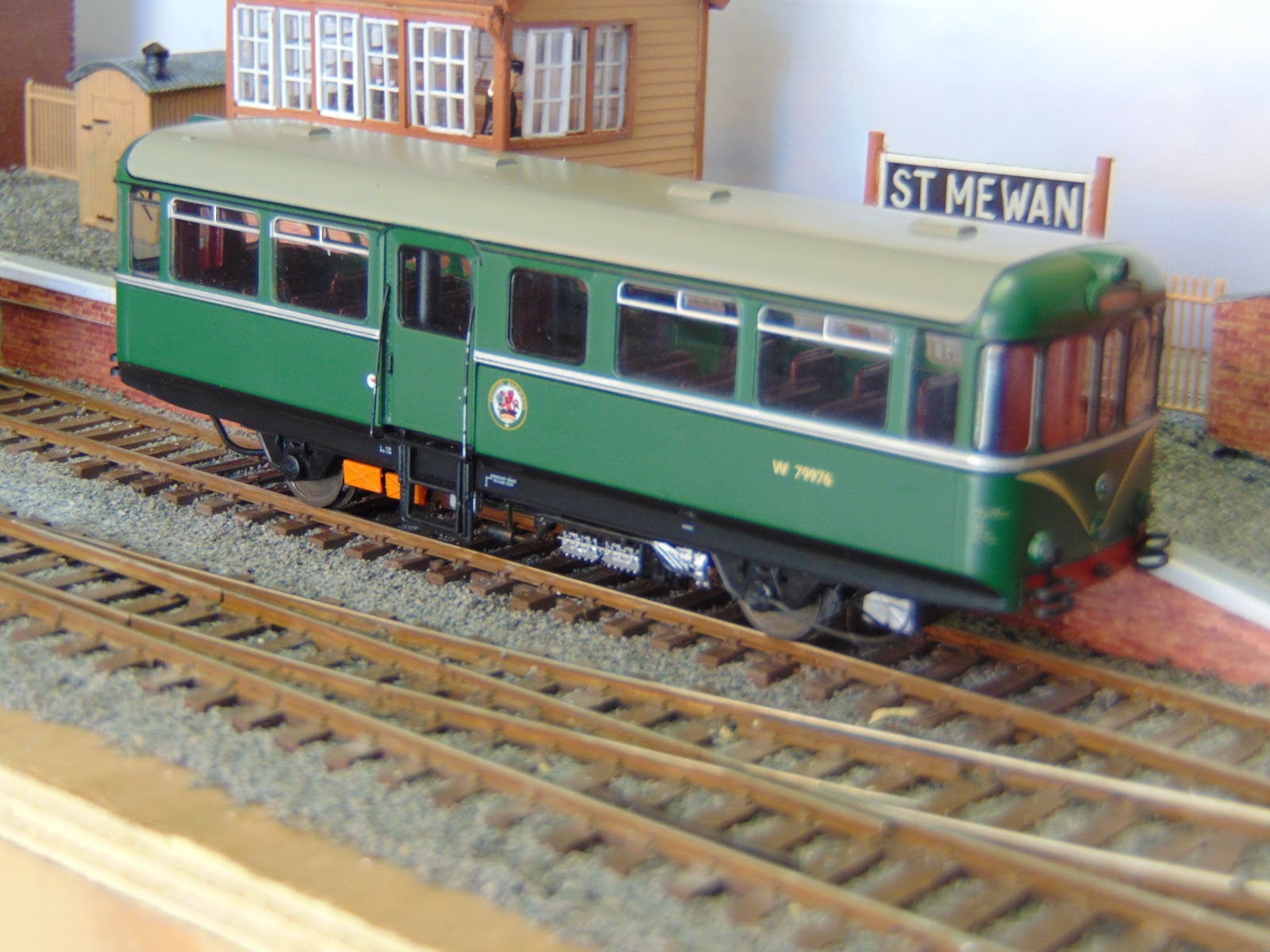 Dorset Railway Modelling: 00 Gauge stock for St Mewan. AC Cars railbus.