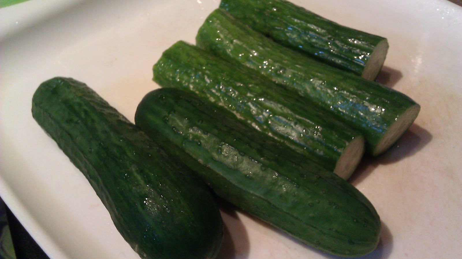 Kūlia cooks!: Garbanzo bean and cucumber salad for a hot summer day
