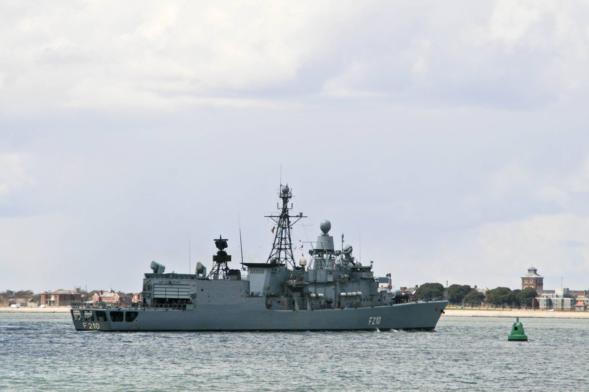 AAG_th บันทึกประจำวัน: อินโดนีเซียมองเรือฟริเกตชั้น Bremen เยอรมนีเพื่อ ...