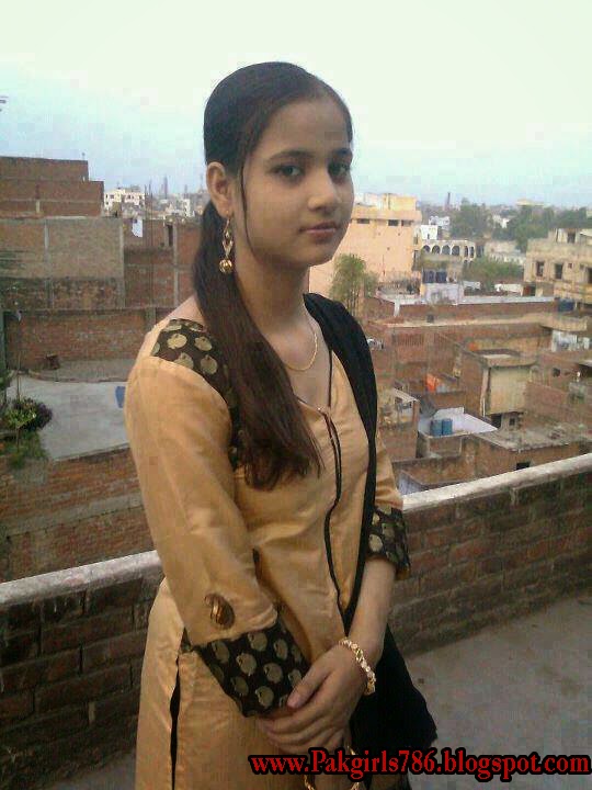 Pyari Pyari Khoobsurat Larkiyan Photos, Cute Desi Angle Pictures