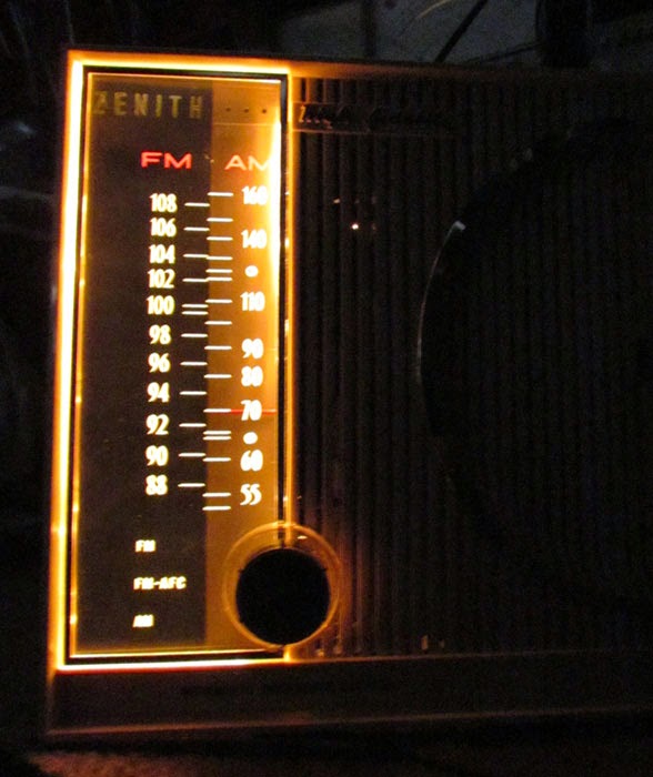 Zenith H845 Finishing Touches Crawls Backward (When Alarmed)