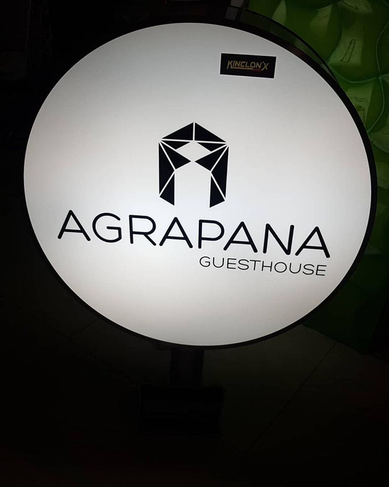 jasa pembuatan dan pemasangan Neon box di Jogja