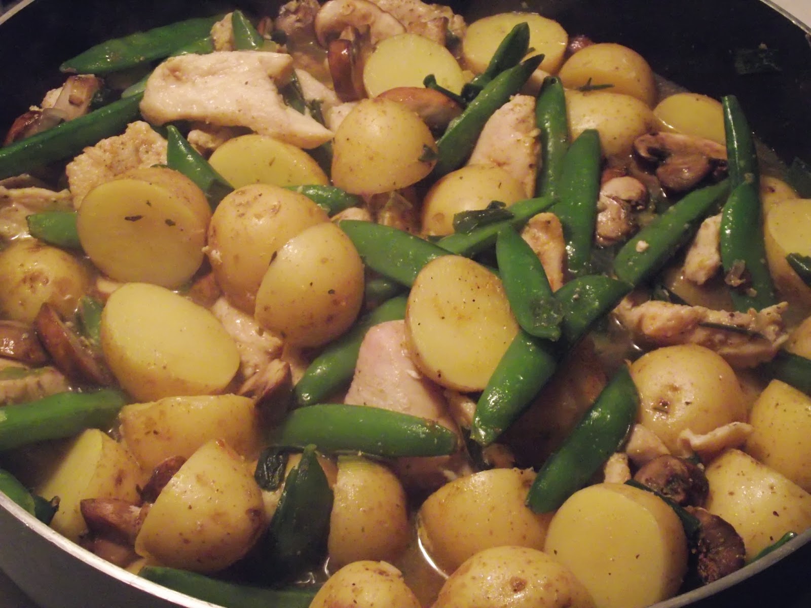 The Unabashed Kitchen Wench: Chicken and Fresh Veggie Skillet