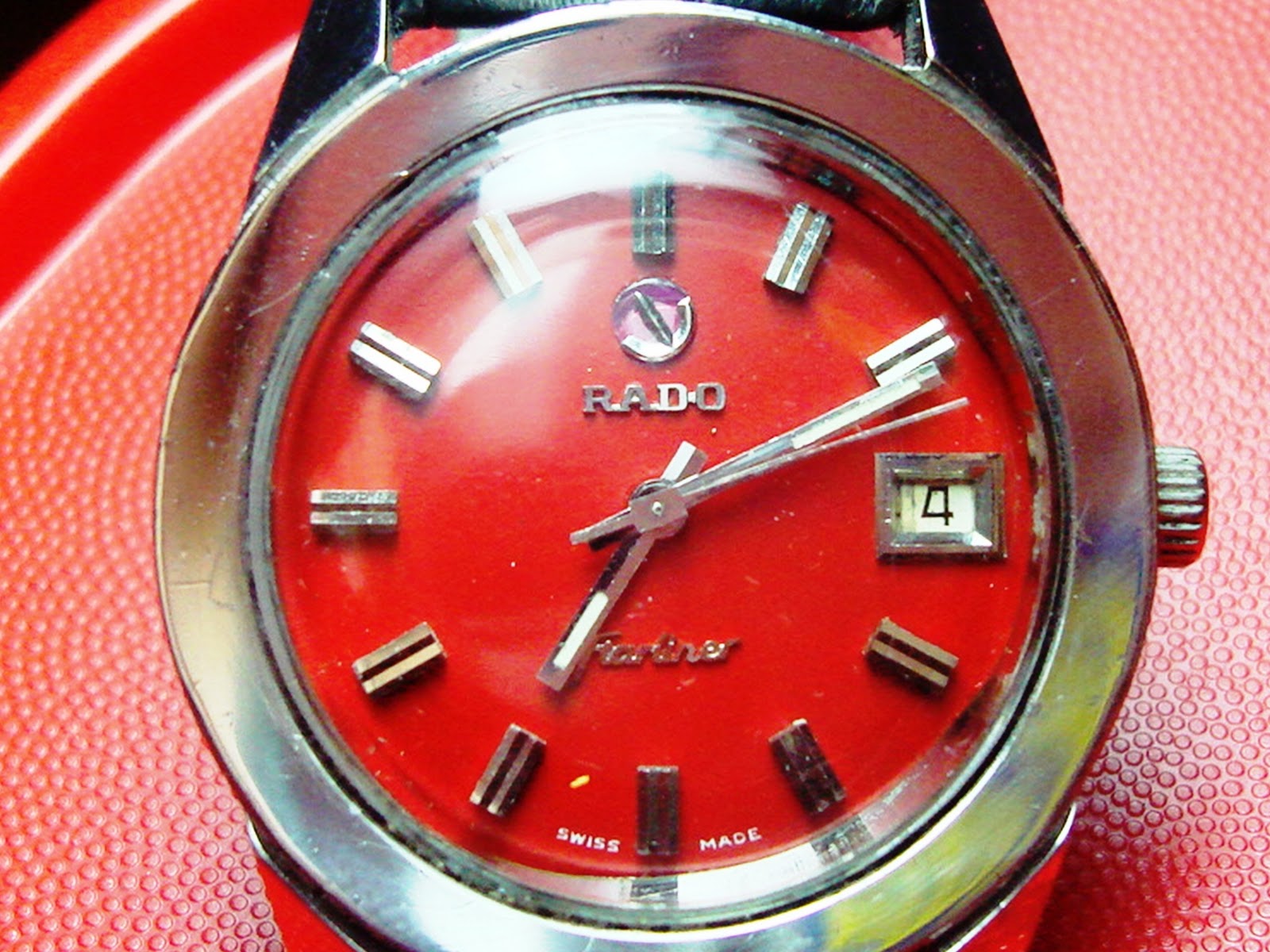 TIME WILL JUDGE: rado starliner red dial..rare for saleee!! rm470 nego