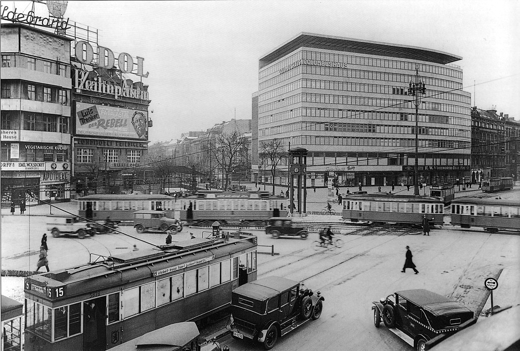 Amazing Photos Capture Street Scenes of Berlin in the 1930s ~ Vintage ...