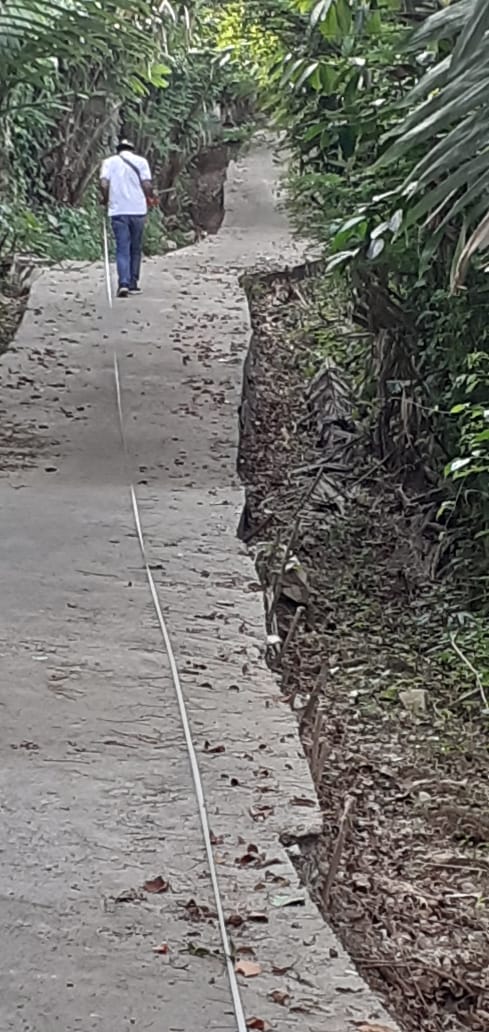 Proyek Jenis Cor Rabat Beton Asal Jadi, Diduga Pengawas Dan Kades Main ...