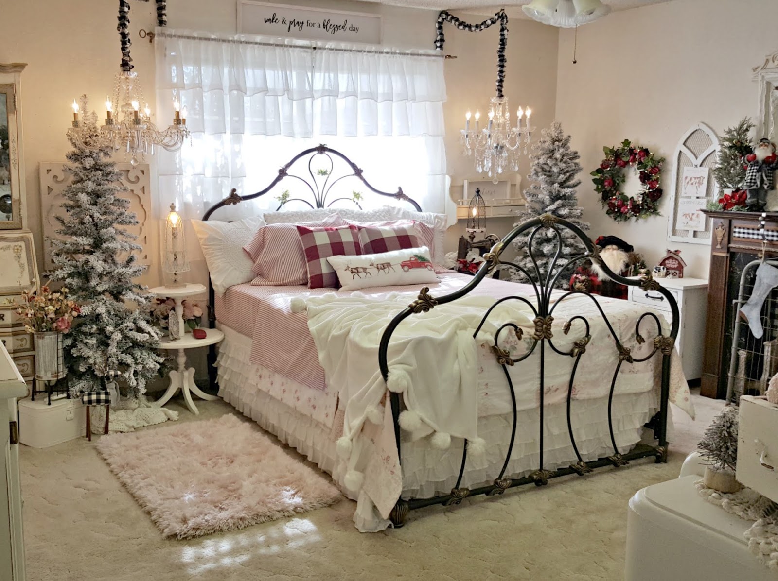 Penny's Vintage Home: Cozy Christmas Master Bedroom