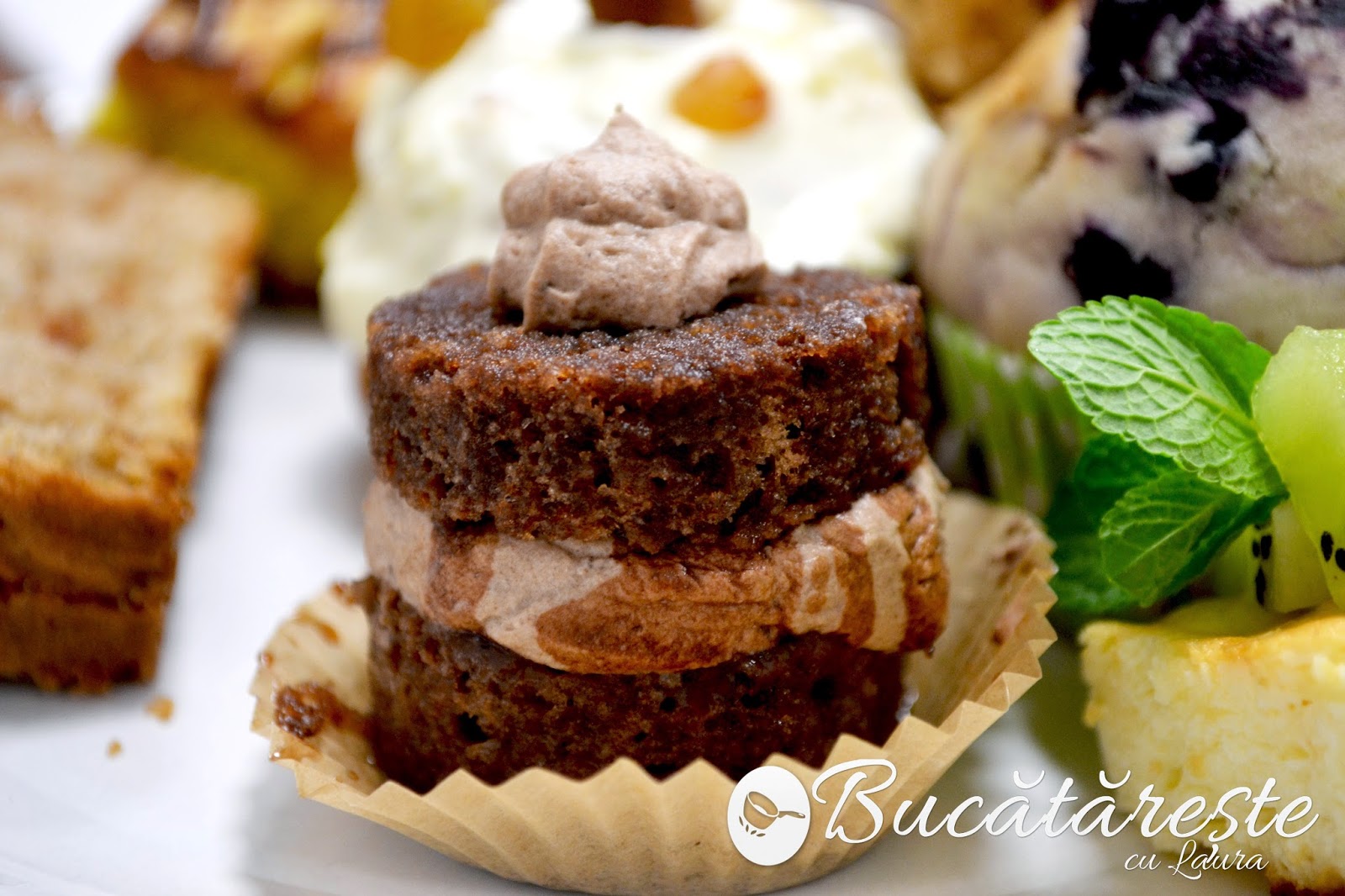 Mini-amandine cu crema de ciocolata | Bucatareste cu Laura