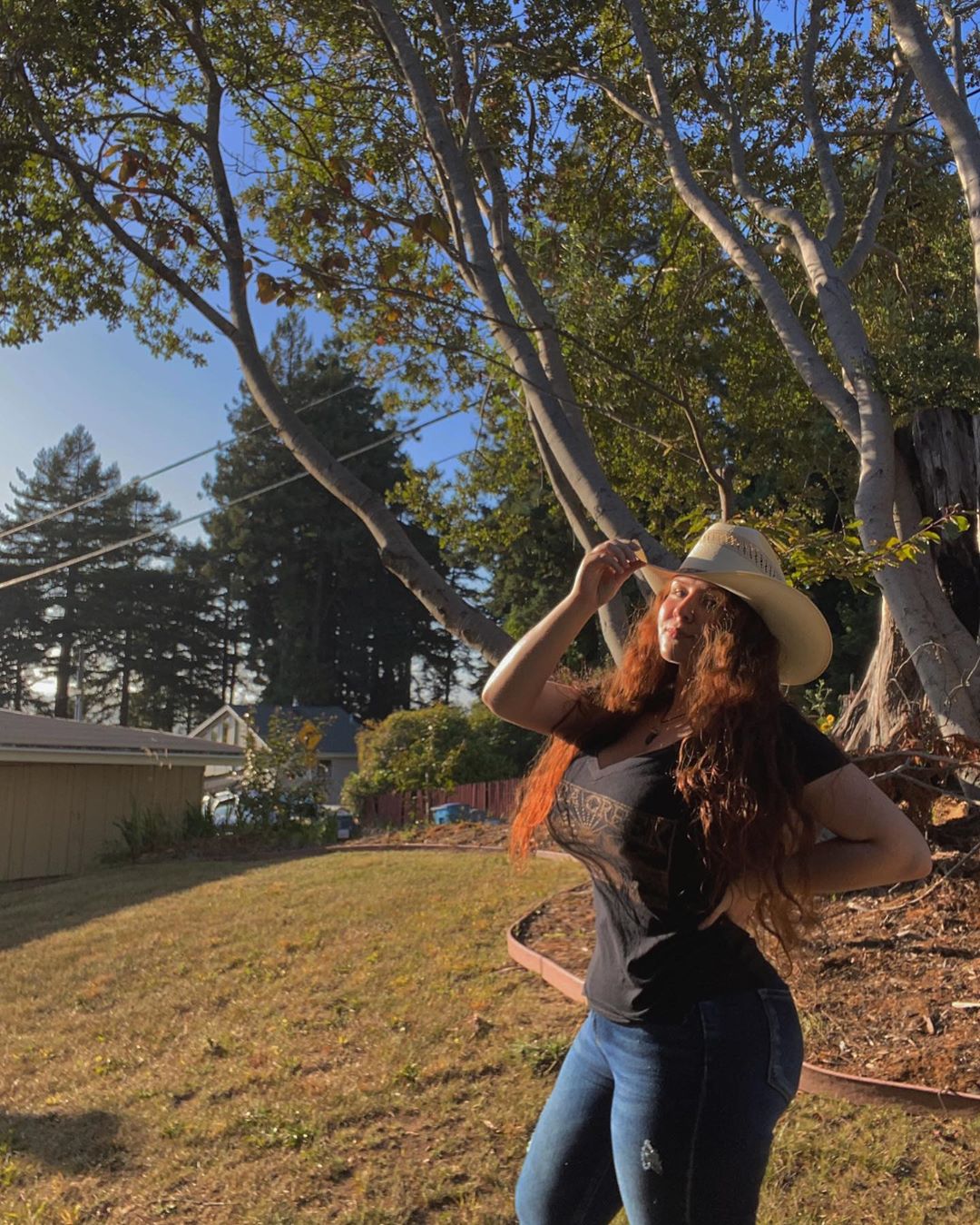 Busty women: Cayenna W