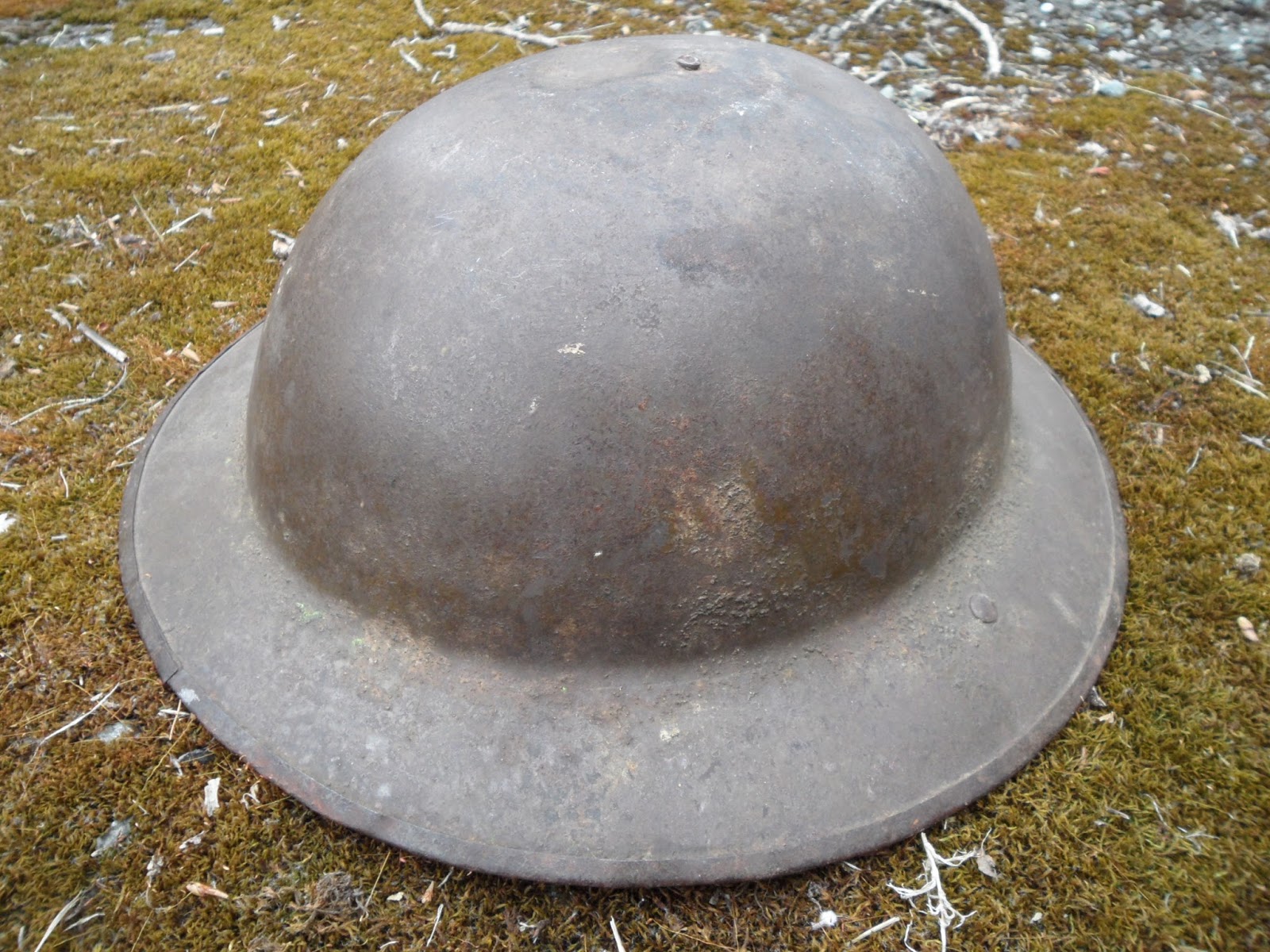 Four Bees: British Brodie Helmet MkI, WW1, manufactured between 1916 ...