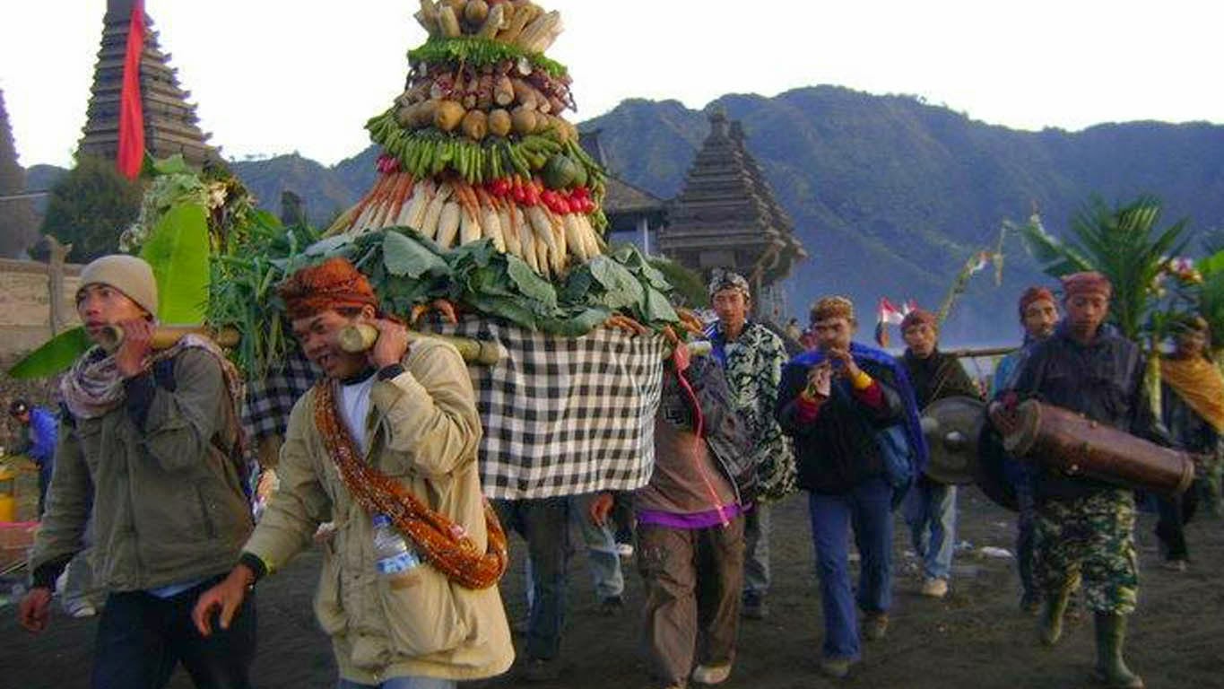 The Yadna Kasodo Ceremony, Mystical Tengger Tribe - Amazing Indonesia