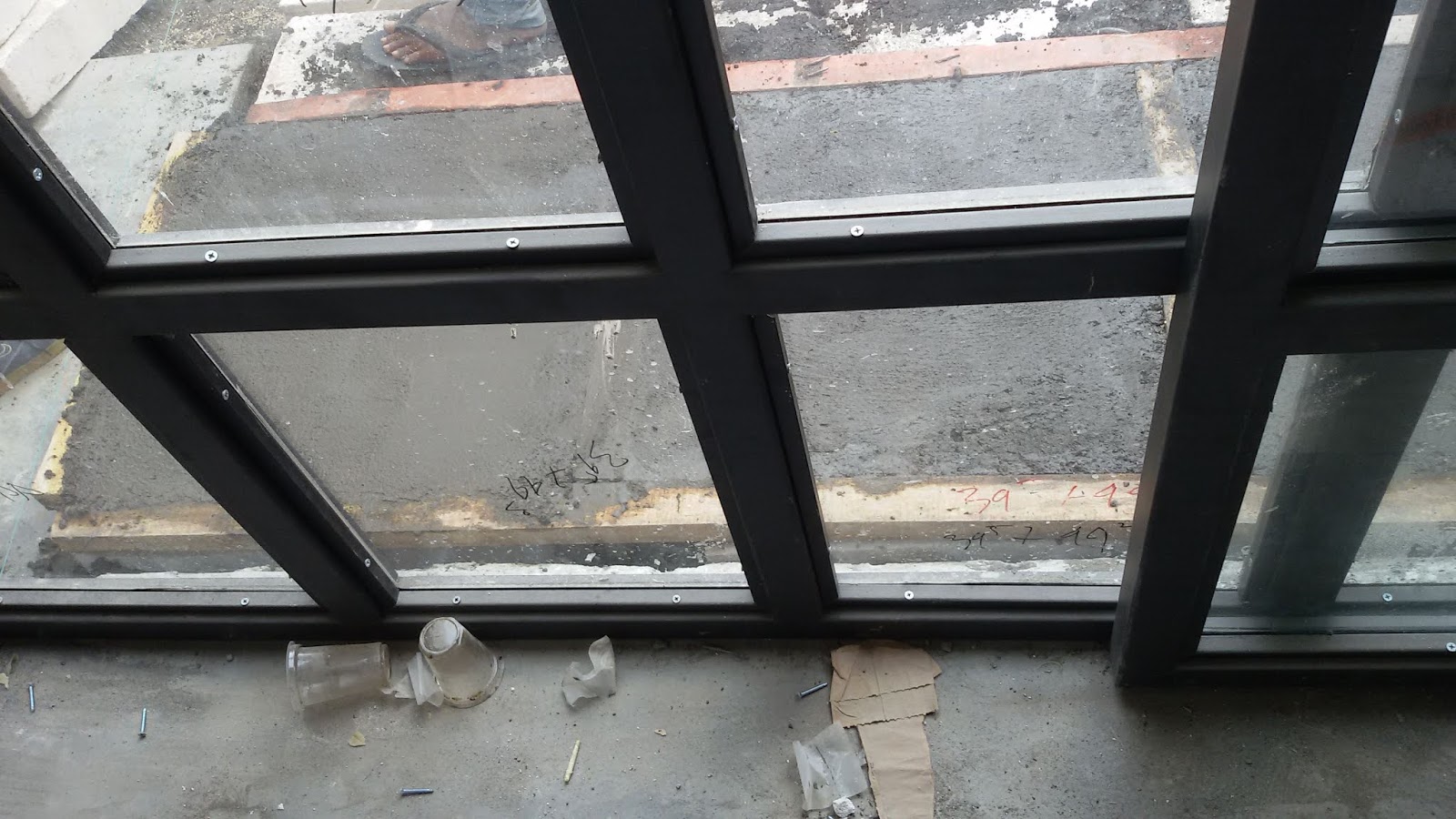 Cara Memasang Kaca Pada Rangka Kusen Hollow