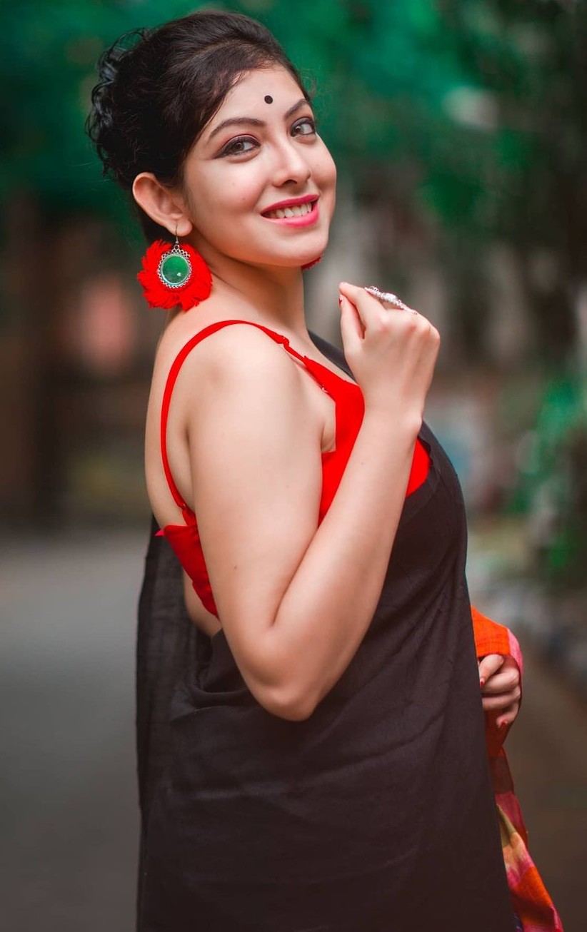 Mamir Sathe Chodachudi - মামীর রাসালো পোঁদ - Mami K Choda