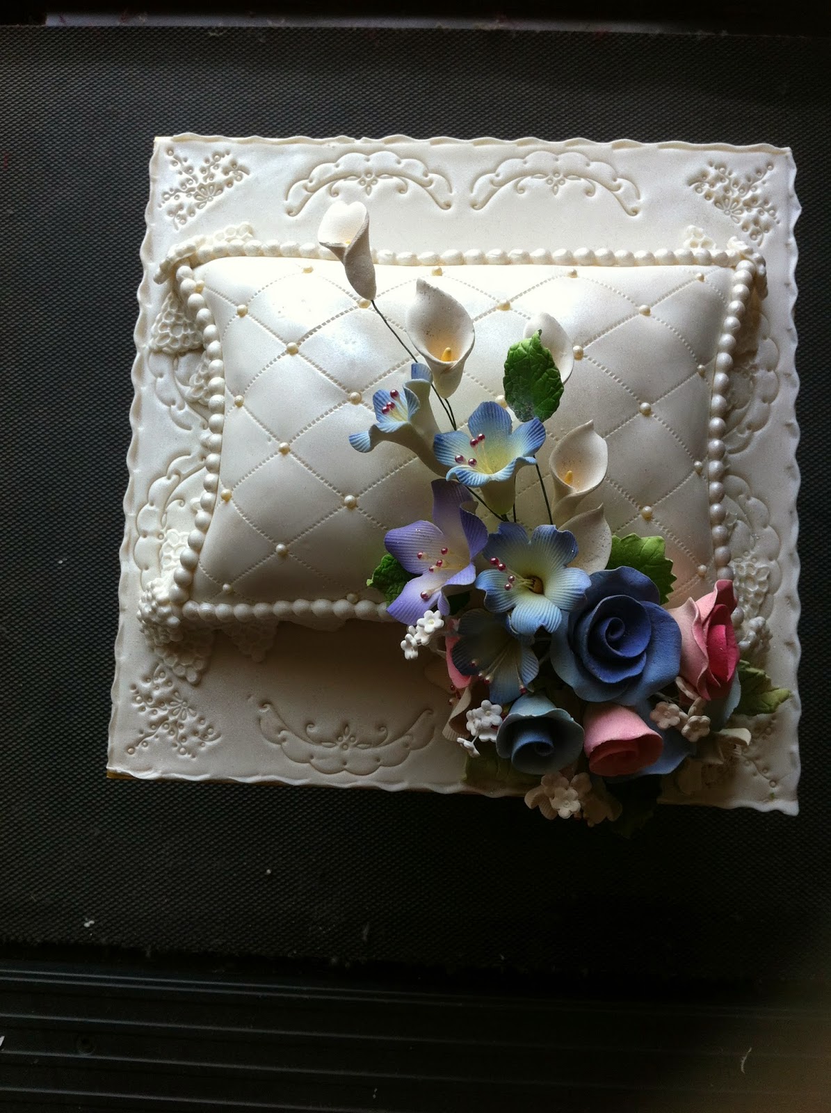 fadeliciouscakes: Rectangle Pillow Cake Hantaran