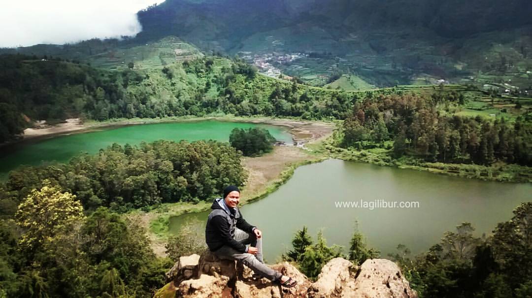 Batu Pandang Ratapan Angin; Spot Terbaik Menikmati Telaga Warna dari ...