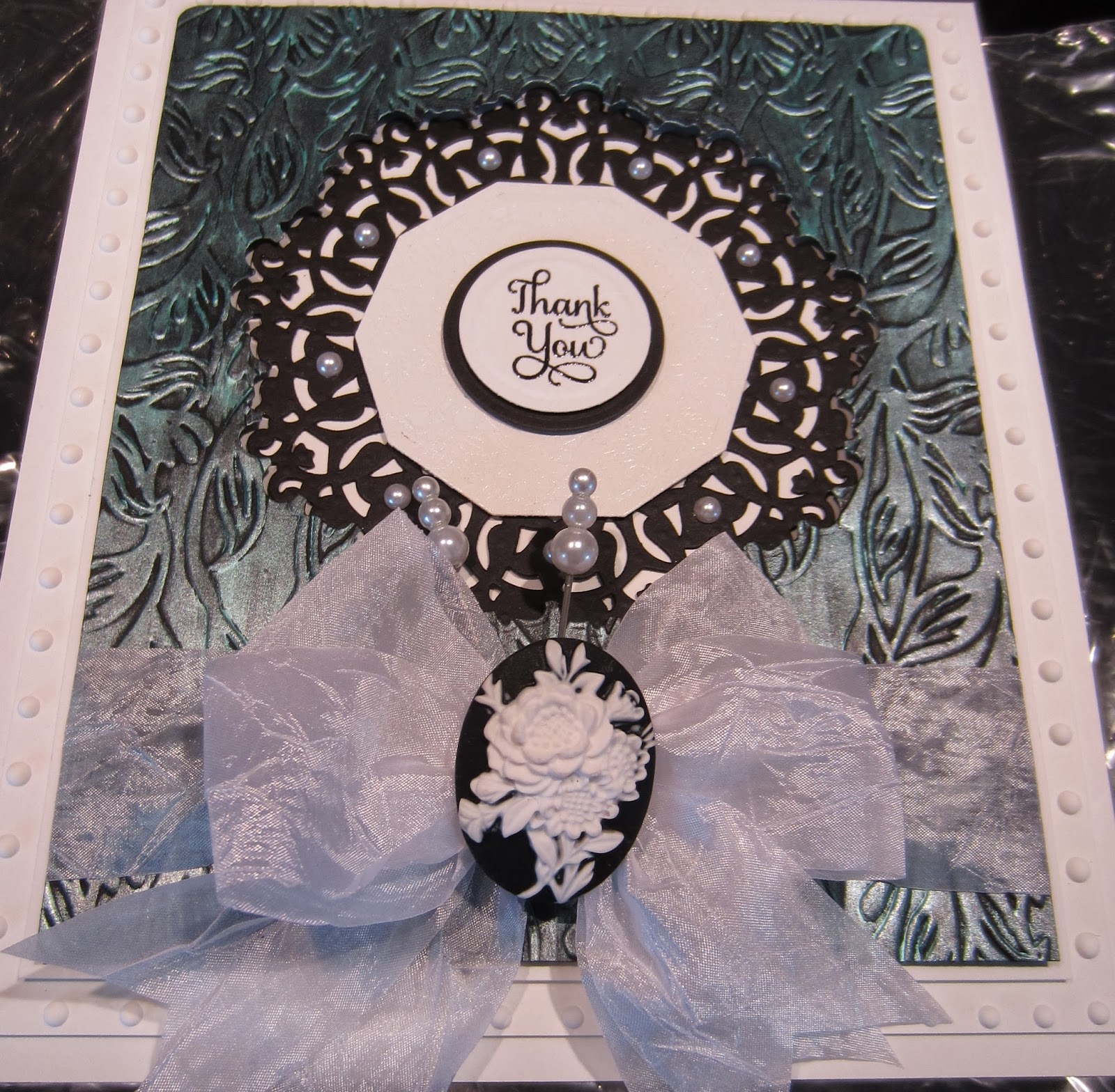 PartiCraft (Participate In Craft): Dazzling Doily