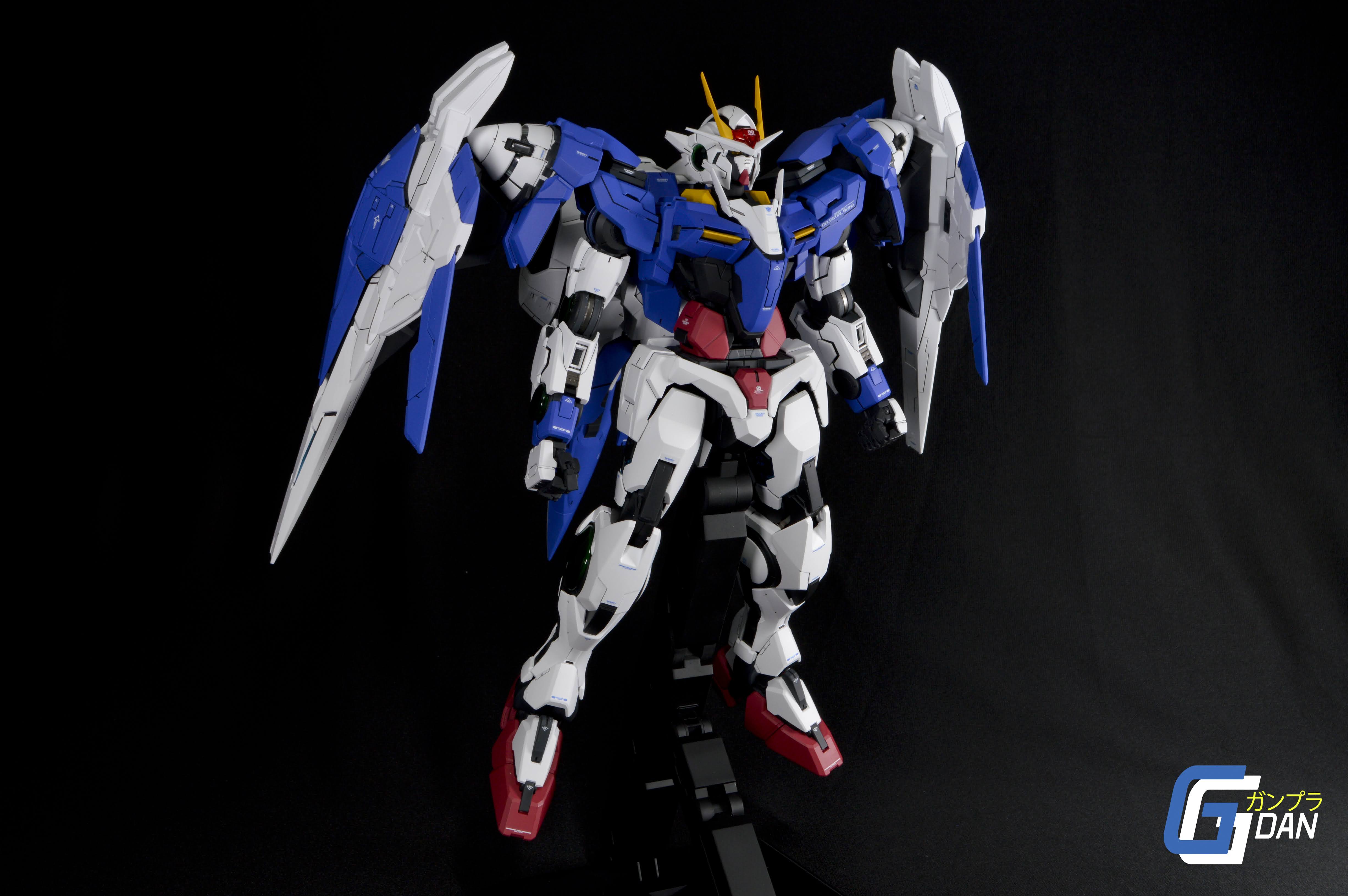 Perfect Grade Gundam 00 Raiser