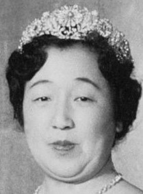 Tiara Mania: Empress Teimei of Japan's Imperial Chrysanthemum Tiara