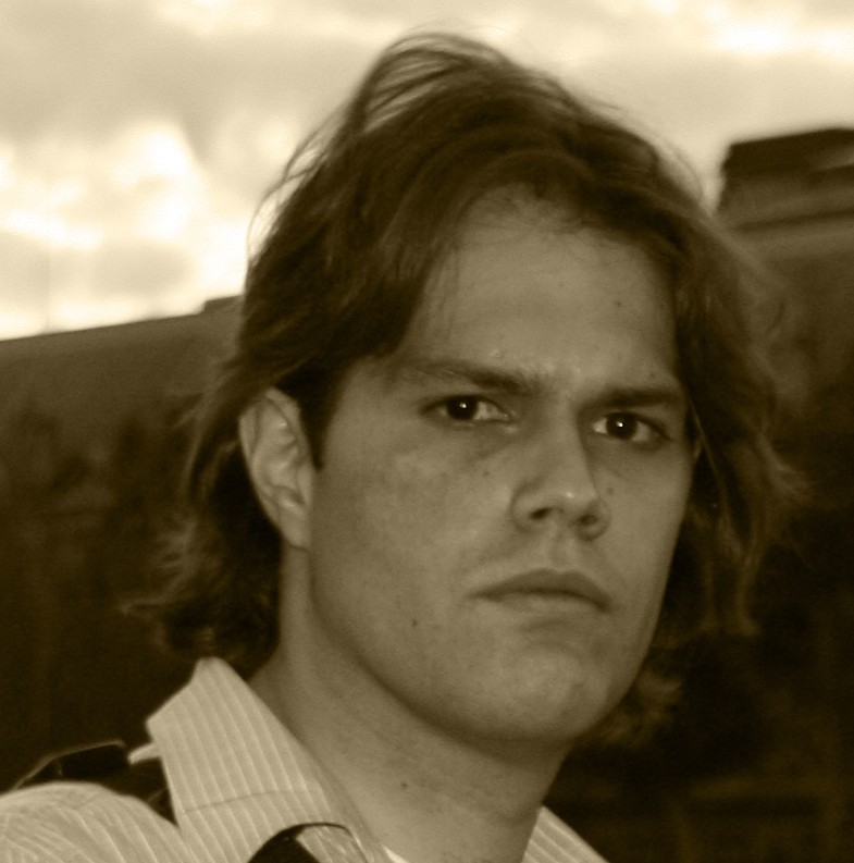 Β Ι Β Λ Ι Ο Κ Α Φ Ε: Γιώργος Παυλόπουλος, “Όσο πιο μακριά από το σπίτι”