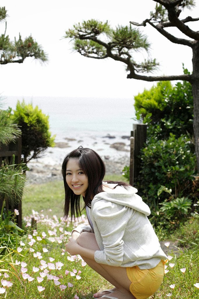 Asian Babes Rina Aizawa Looks Cute In A Yellow Bikini