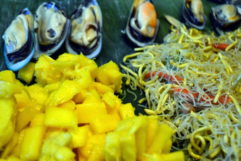 adobongblog: Boodle fight