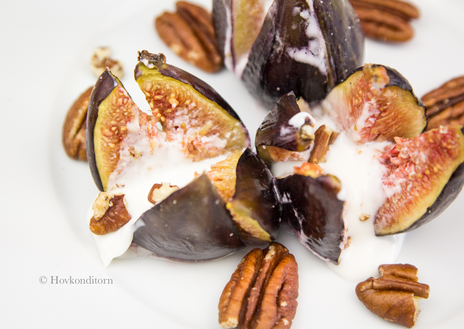 Baked Figs with Goat Cheese