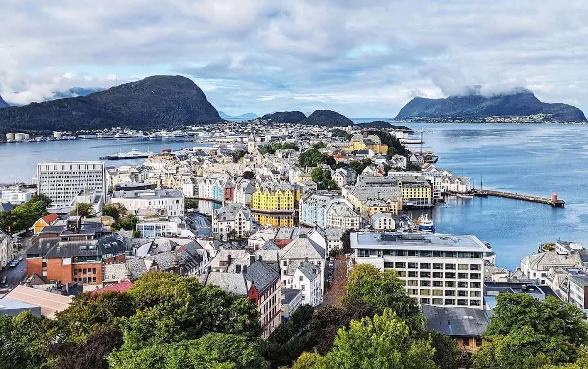 8 Fun Things to Do in Ålesund Norway and Nearby | Sidewalk Safari ...