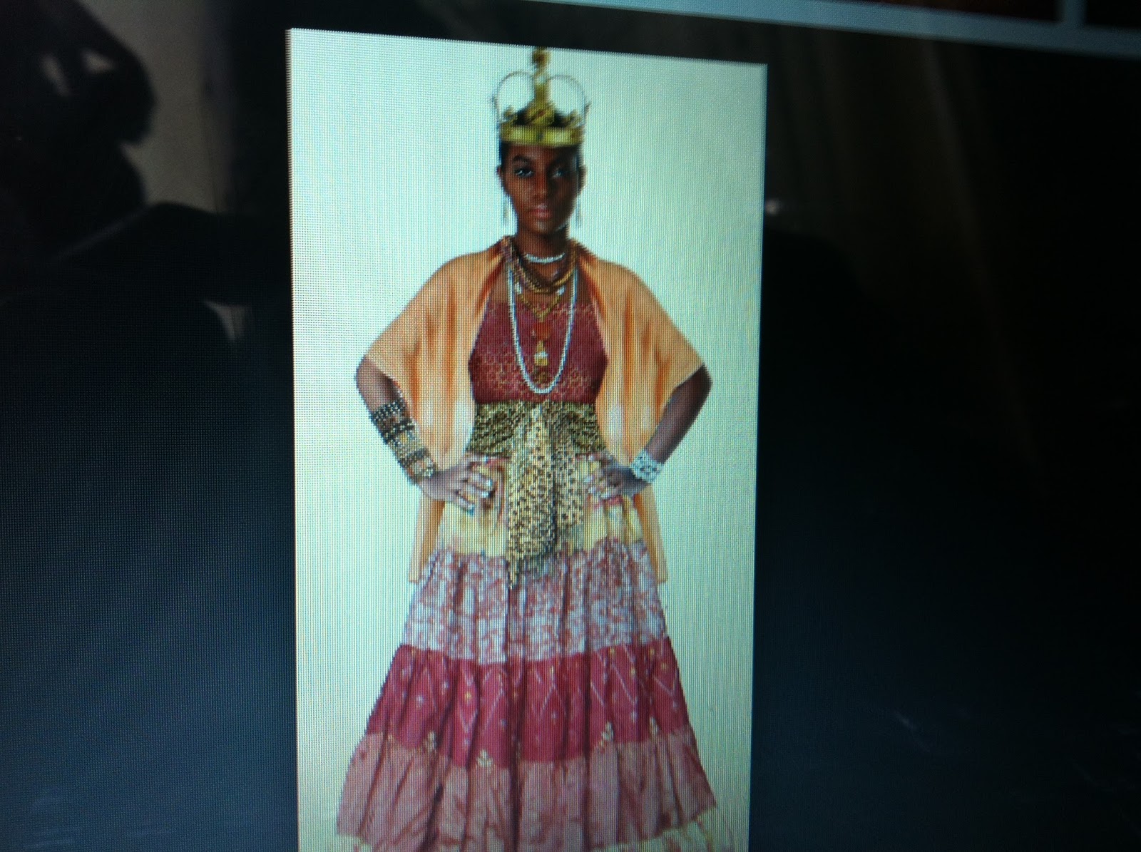 THE BLACK SOCIAL HISTORY:: BLACK SOCIAL HISTORY - AFRO-ANGOL " QUEEN ...