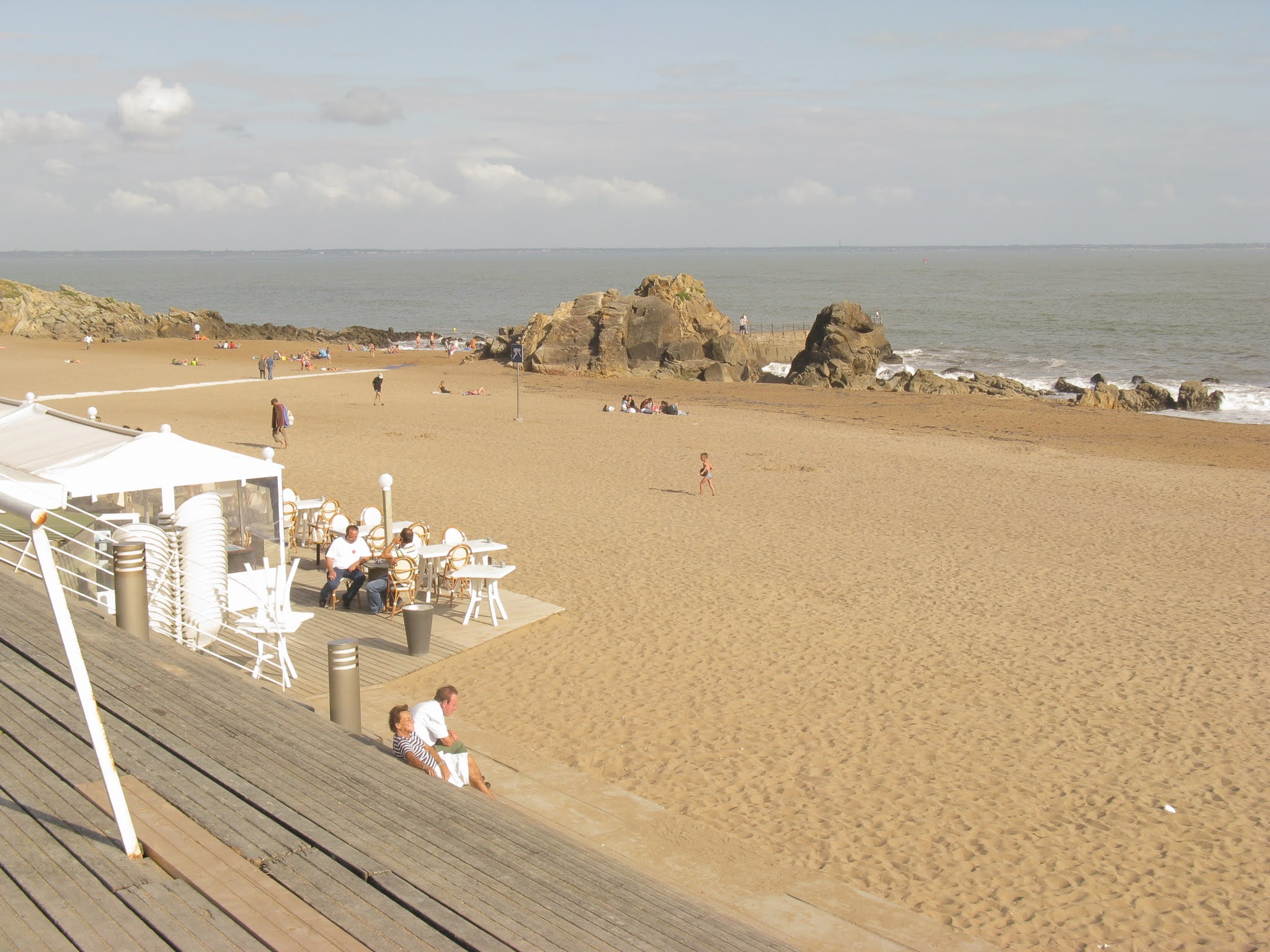 PROMENADE SUR LA PLAGE DE MONSIEUR HULOT A SAINT MARC-SUR-MER