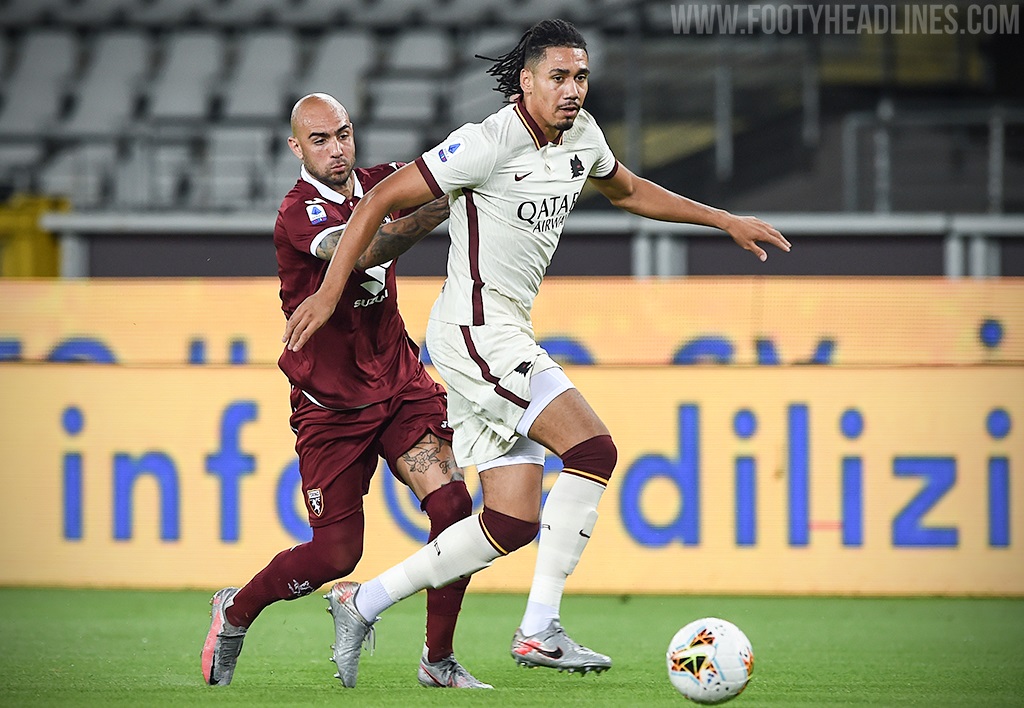 Kit of Season Contender? AS Roma 20-21 Away Kit On Pitch - Footy Headlines