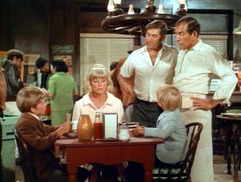 Thrilling Days of Yesteryear: Doris Day(s) #1: “Dinner for Mom” (09/24 ...