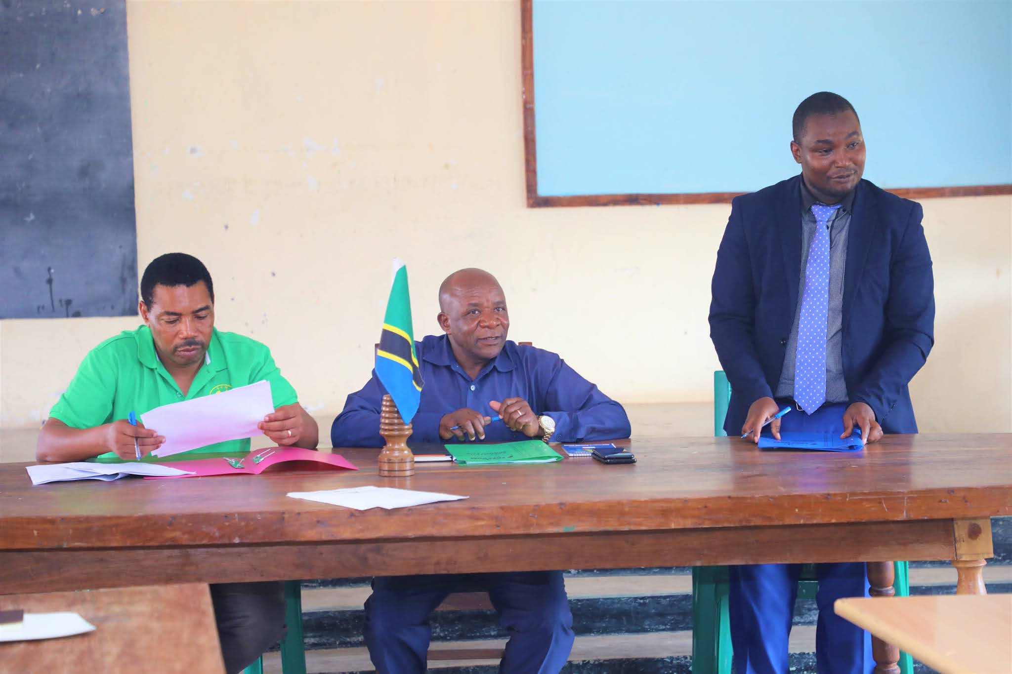 DC LUHAHULA AIPONGEZA TRA IRAMBA, ATAKA IONGEZE KASI UTOAJI ELIMU YA ...