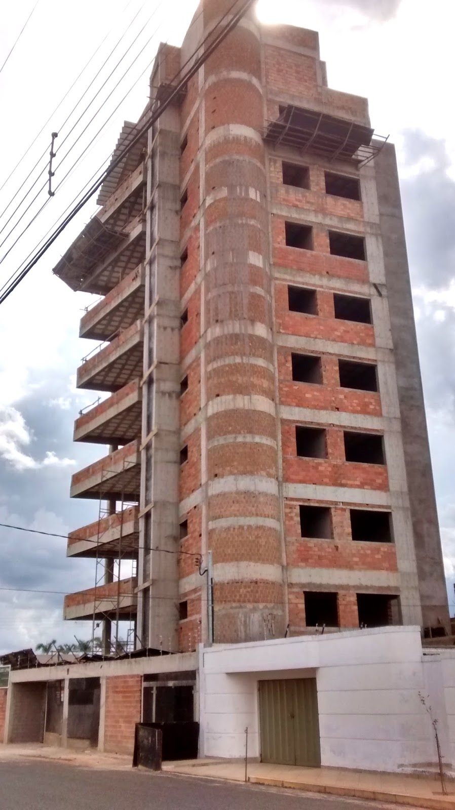 Paulo José - Atelier de arquitetura: Prédio em construção na rua Amazonas.