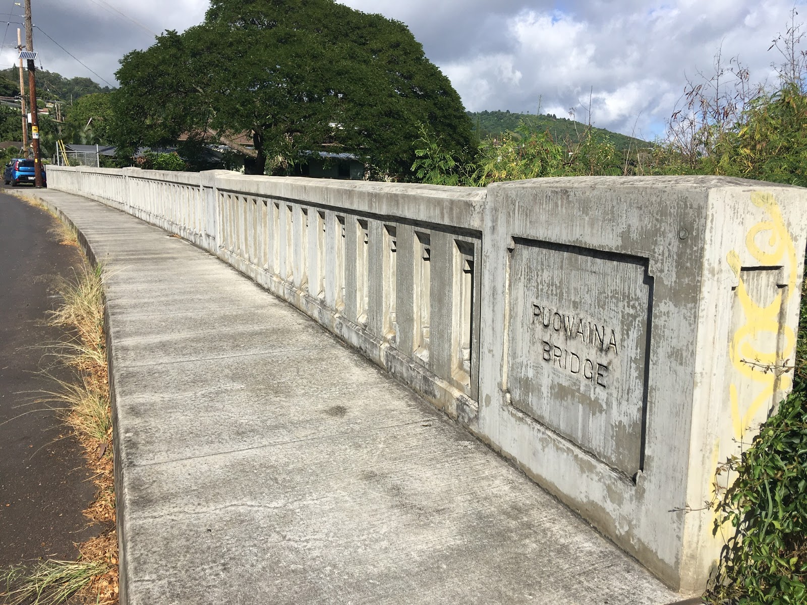 Majestic 1936 Puowaina Dr. bridge at Papakolea