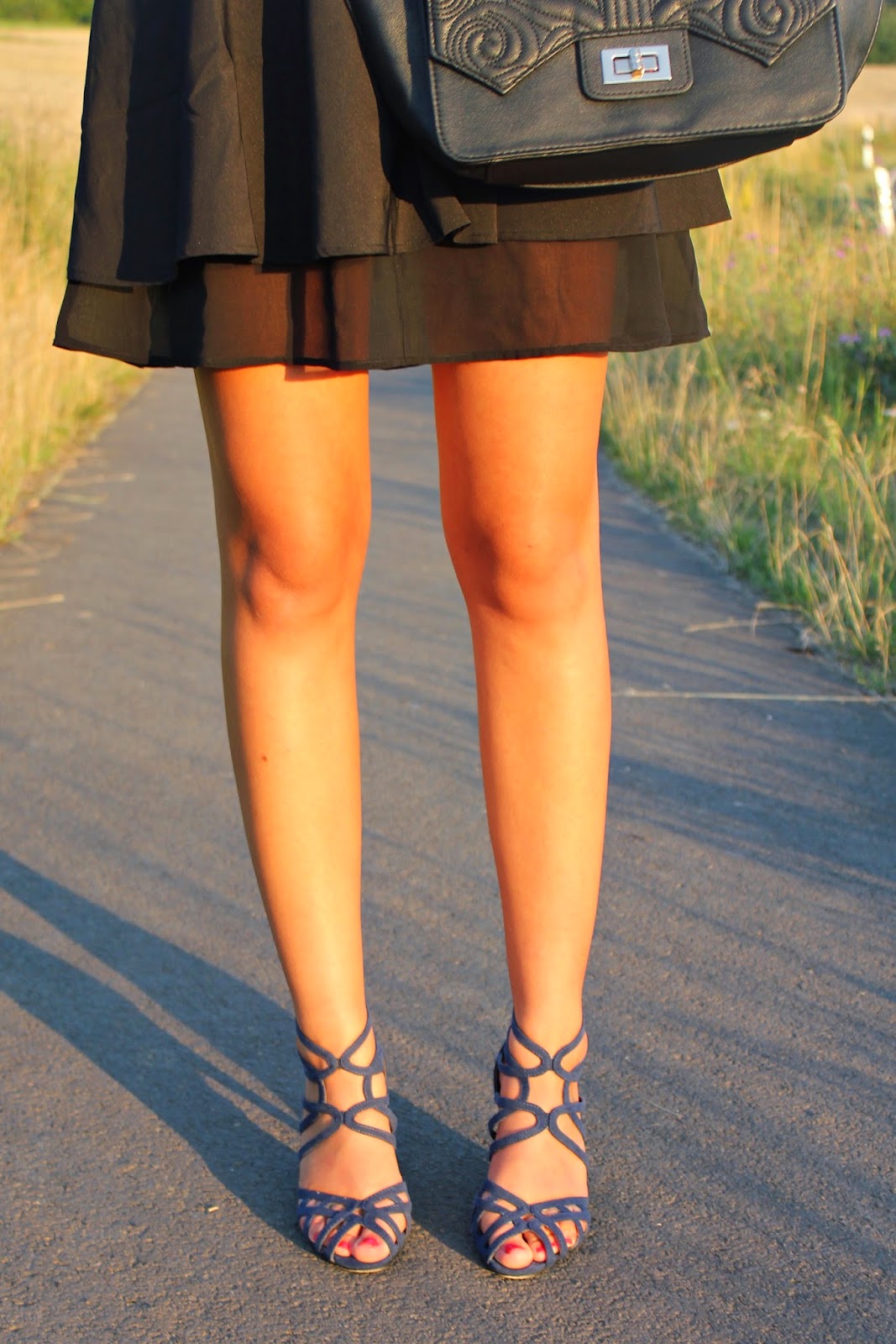 Holde Maid: Classy Chic(k)