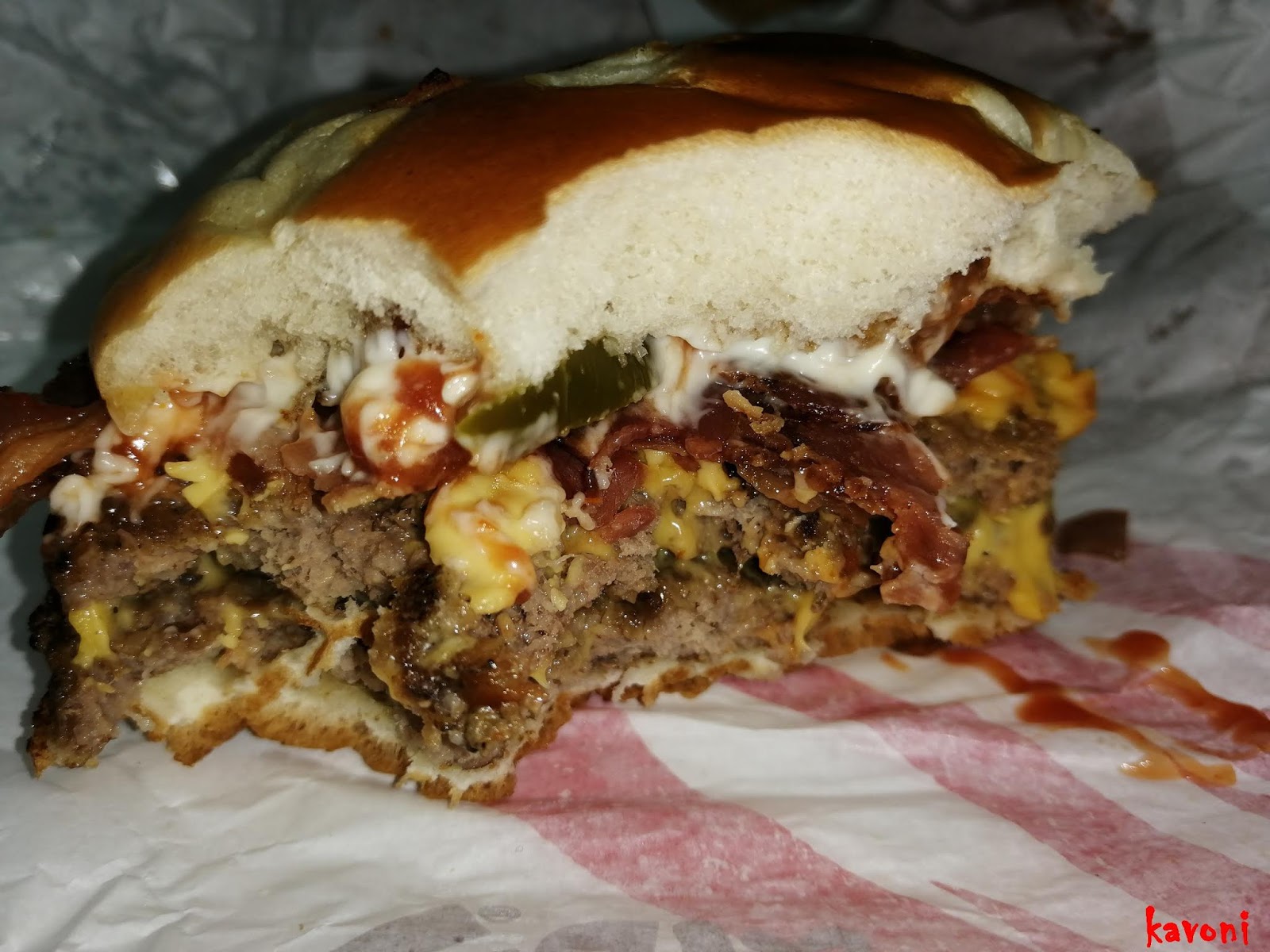 kavoniho žrádlo: Double Angry Bacon King, King Fries se slaninou a ...