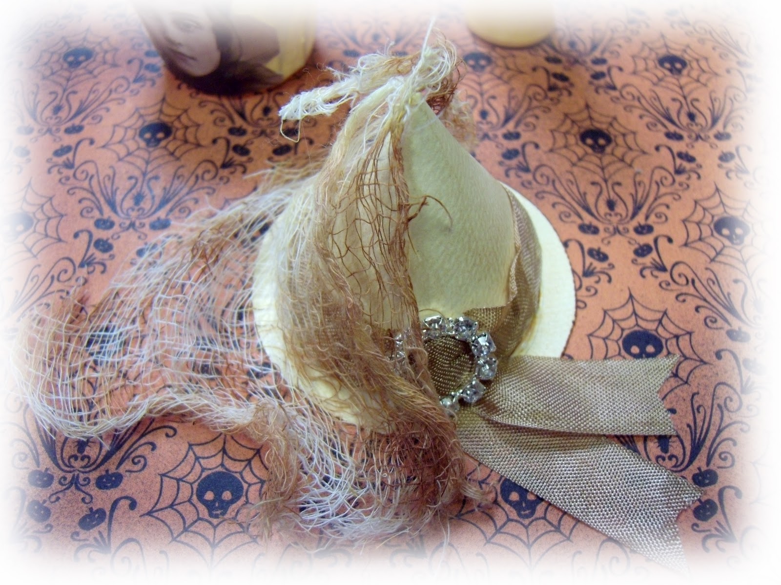 Glitter Tart Designs: Vintage Witch Nut Cup ~ Tutorial