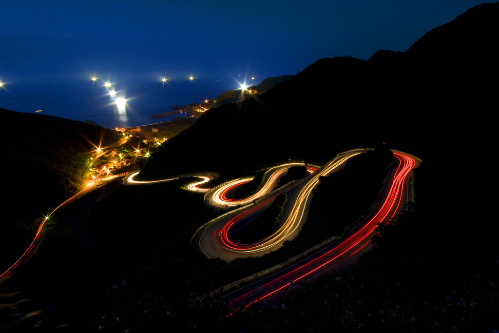 School Of Digital Photography: Tips For Photographing Light Trails