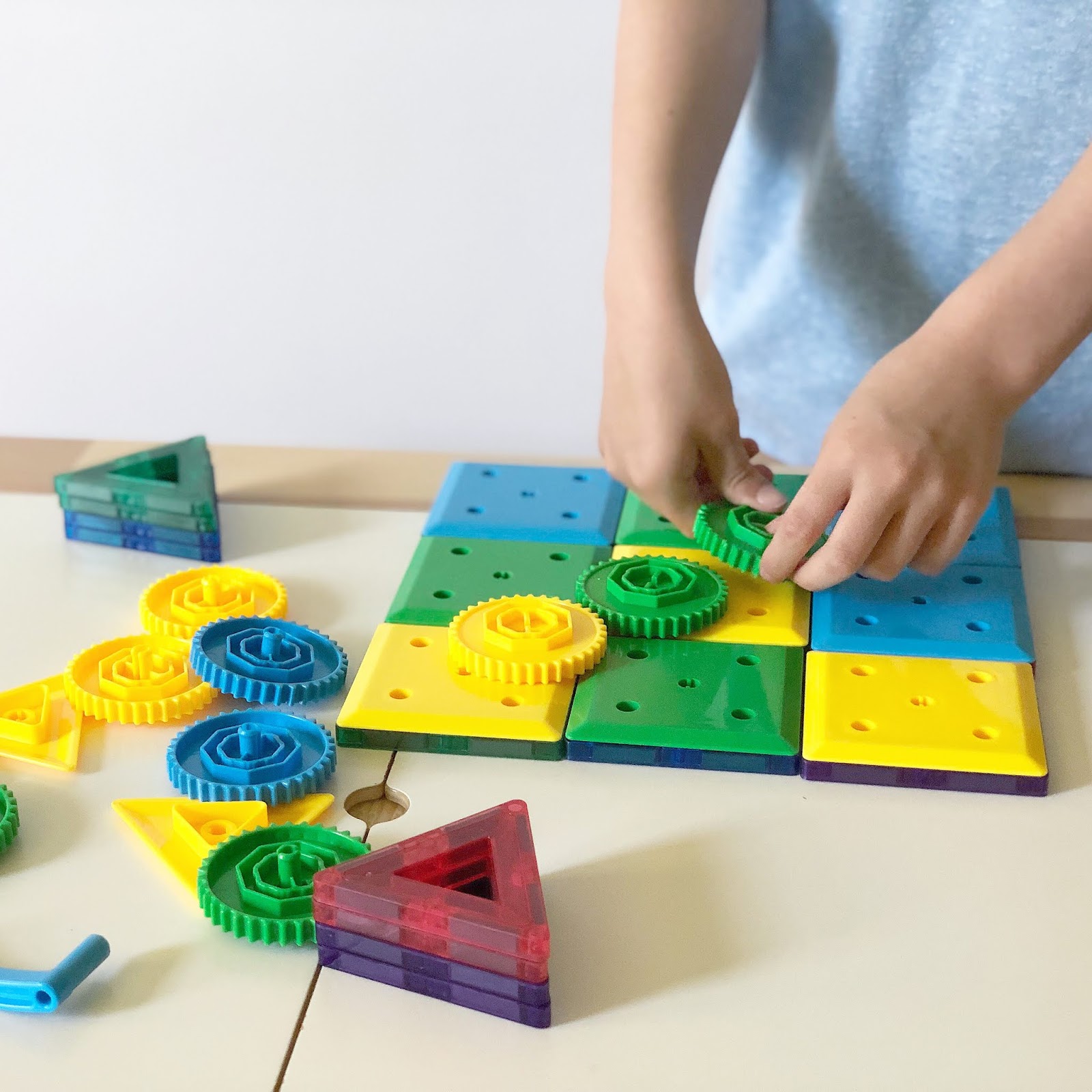 Find the Little Mind: Picasso Tiles Gear Spinning Add-On