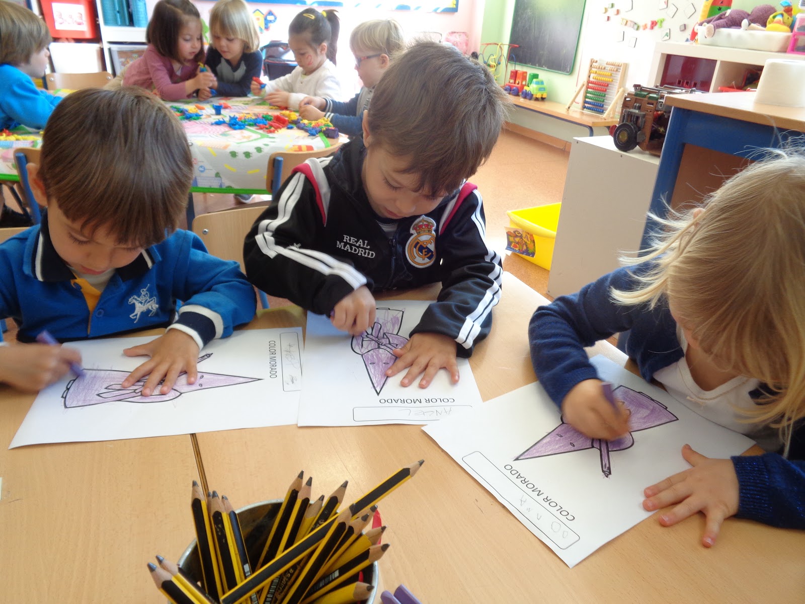 La clase de María José: EL COLOR MORADO