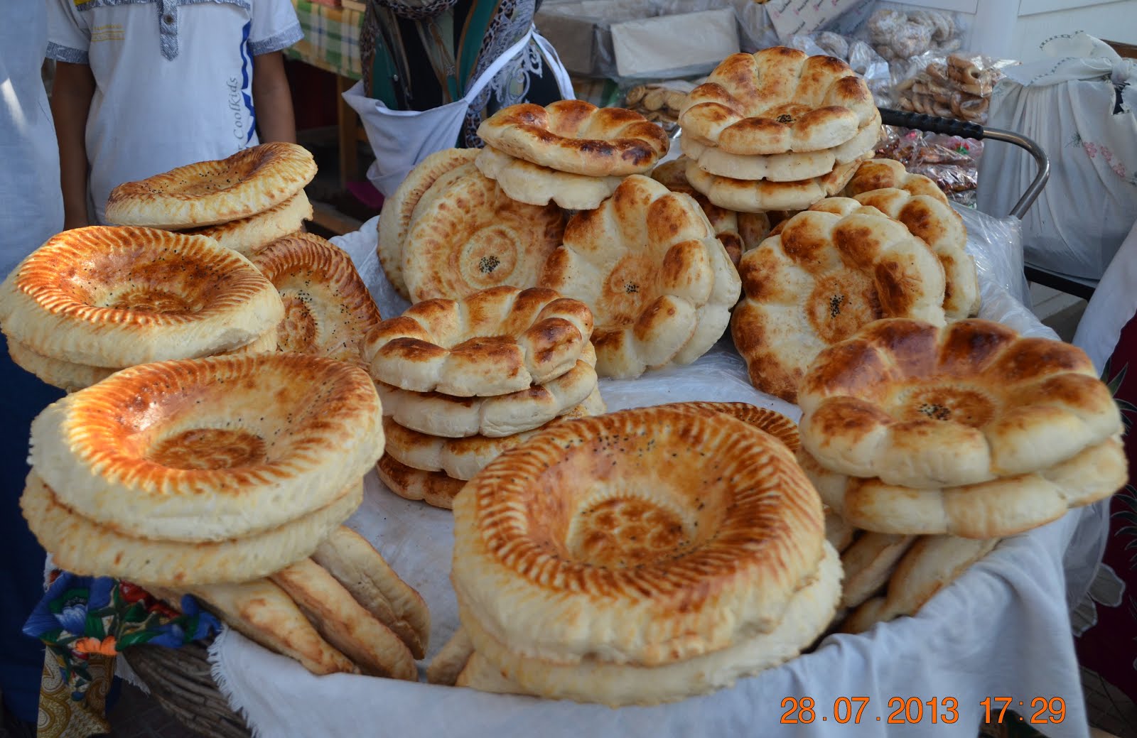 KL Glasgow Overland: Uzbek Non and other Uzbek food we tried