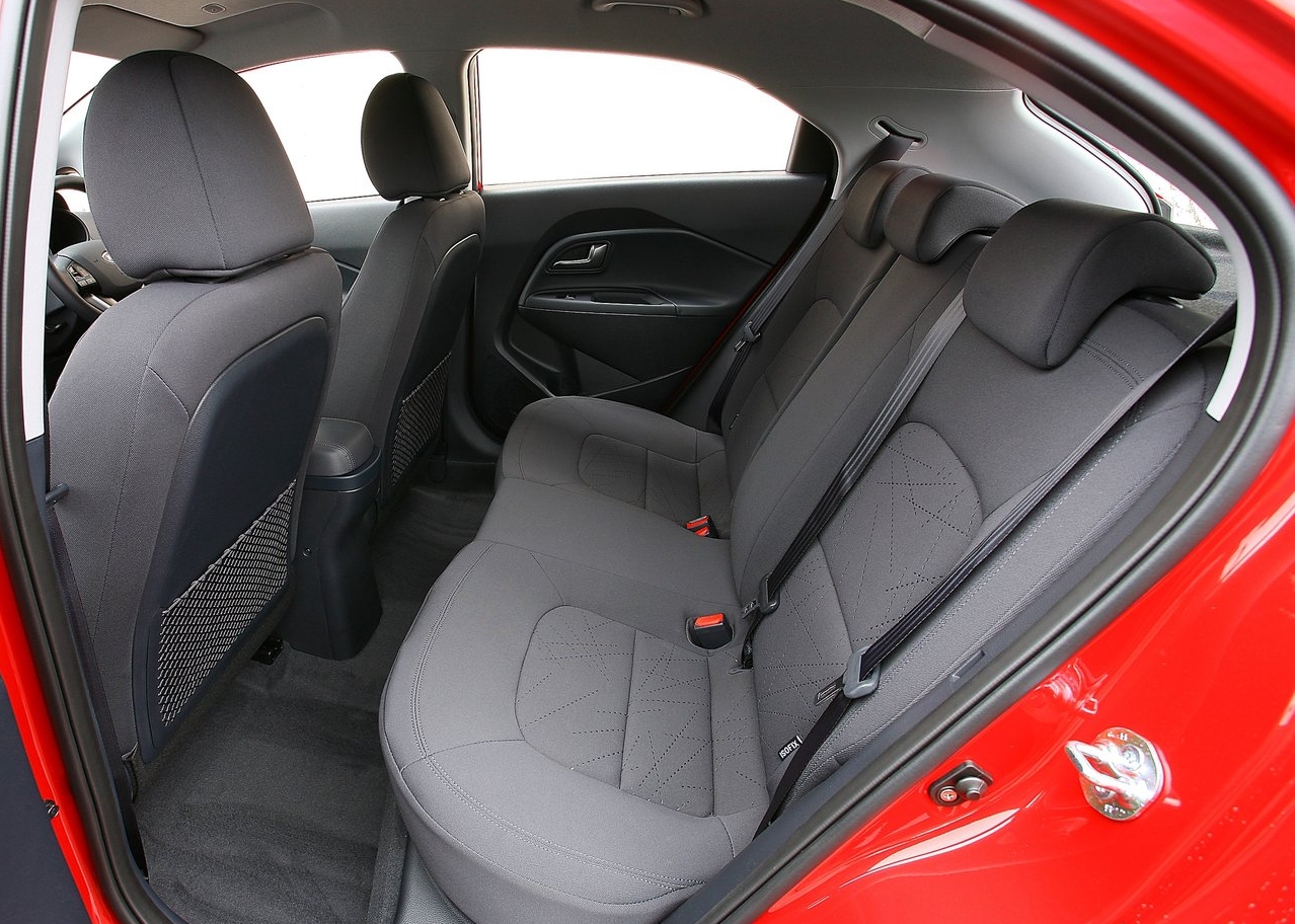 APRESENTAÇÃO: Novo Kia Rio com versão diesel 1.1 - COCKPIT AUTOMÓVEL