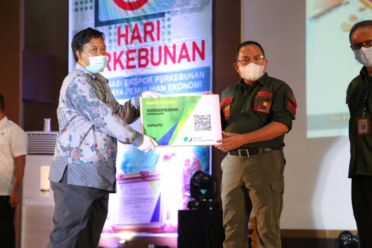 Dodi Reza Luncurkan Sang Bokar dan e-STDB Dodi Reza Luncurkan Sang Bokar dan e-STDB